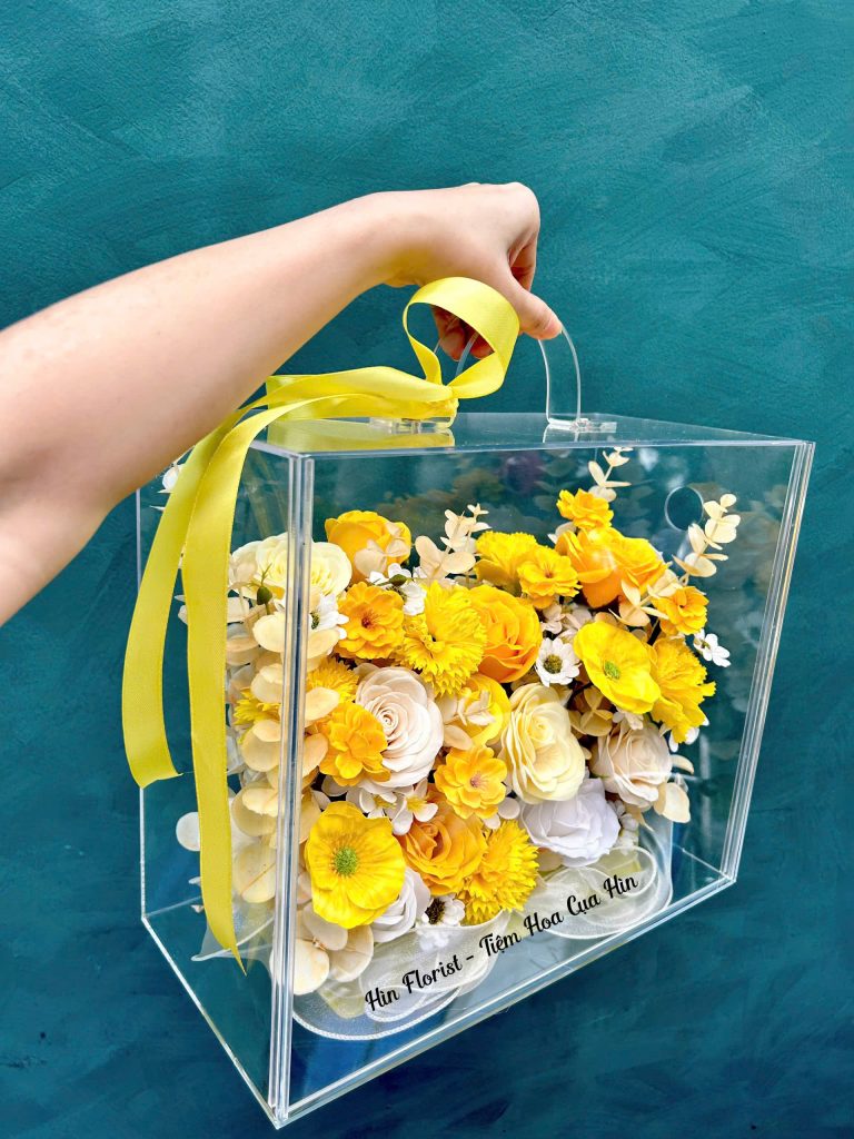 Vali hoa sáp trong suốt vàng tại TPHCM - Shop hoa sáp đẹp